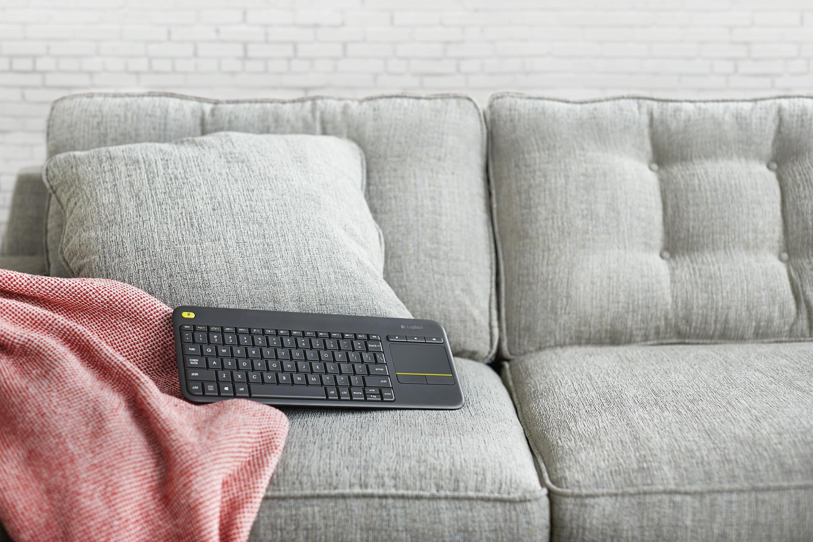 Logitech Wireless Touch Keyboard K400 Plus - Keyboar | 920-007131
